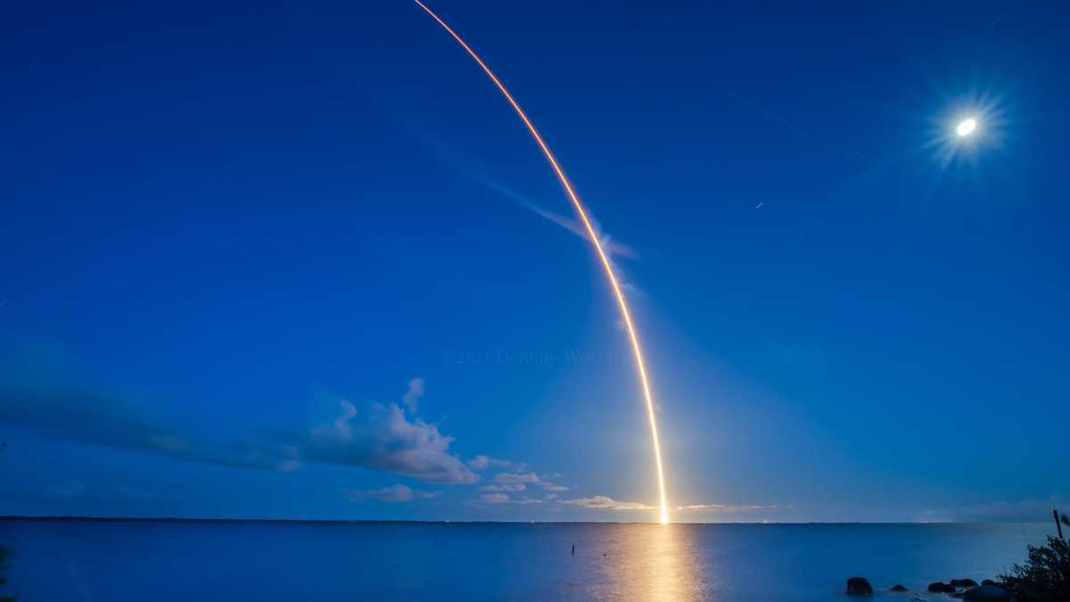SpaceX launch gallery: Stunning viewer pictures show launch lighting up ...