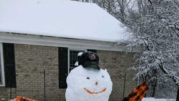 Snow Burrow: Bengals fans use Sunday's snow to show team spirit