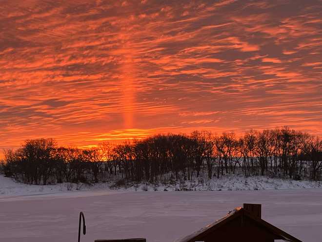 Photos: Sundogs, moondogs, light pillars and more Iowa winter beauty