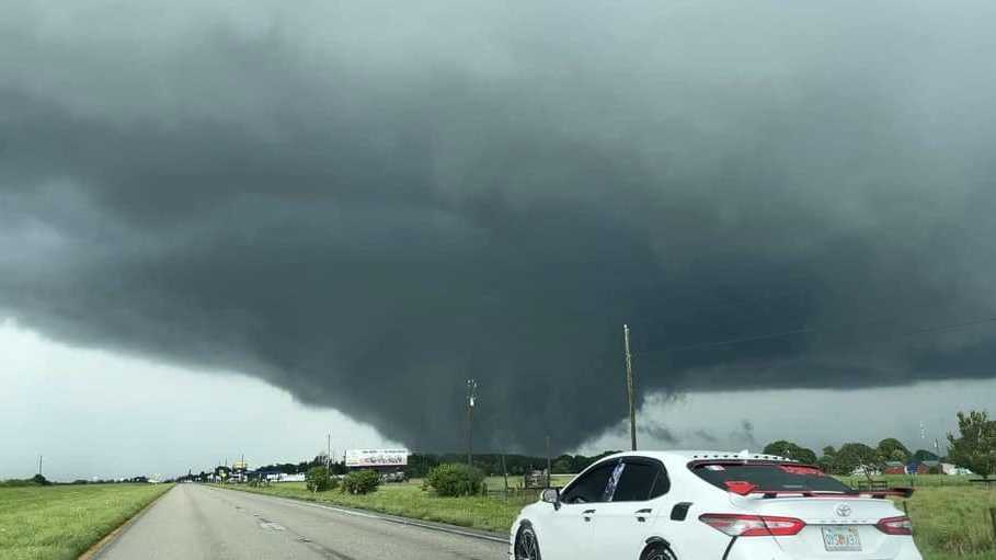 Videos show tornadoes across Florida as Hurricane Milton approached