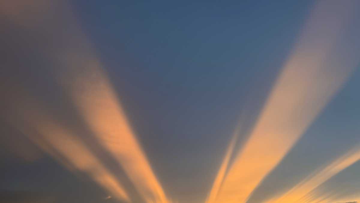Iowa storms dazzle with 'crepuscular rays'