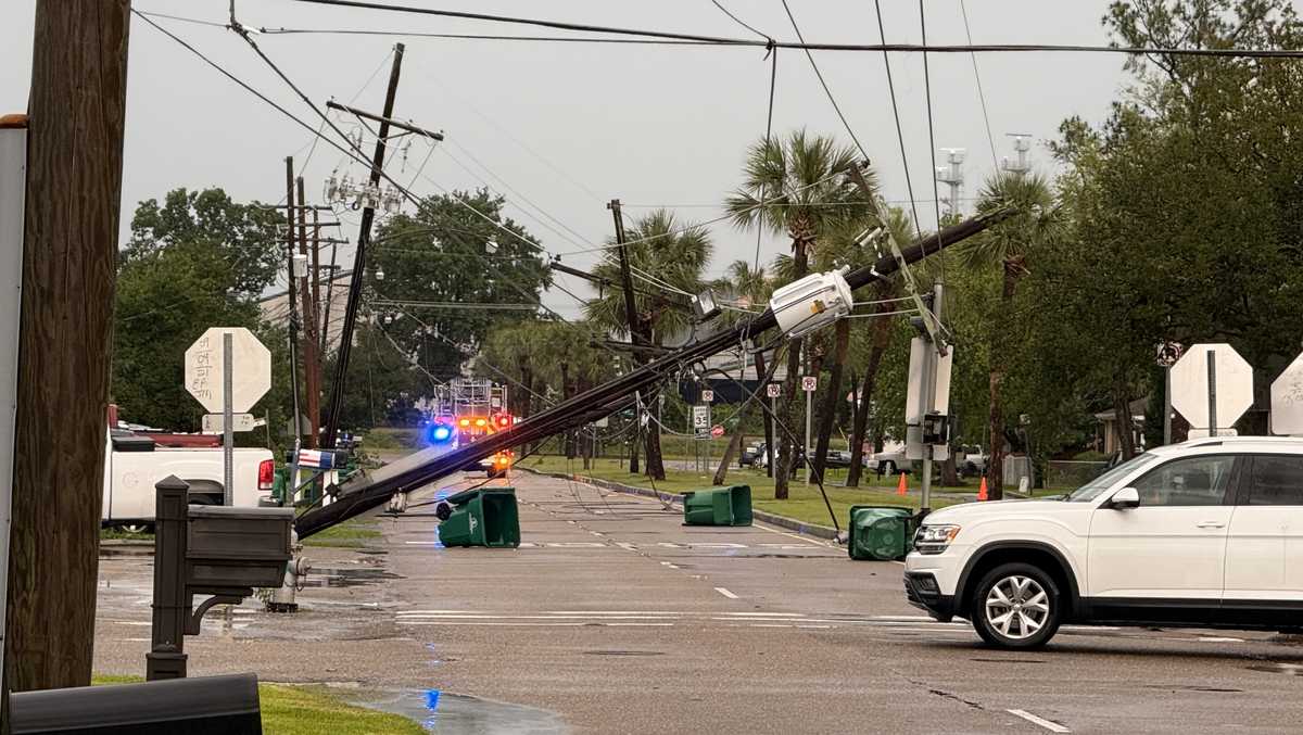 Marrero reporting possible tornado damage