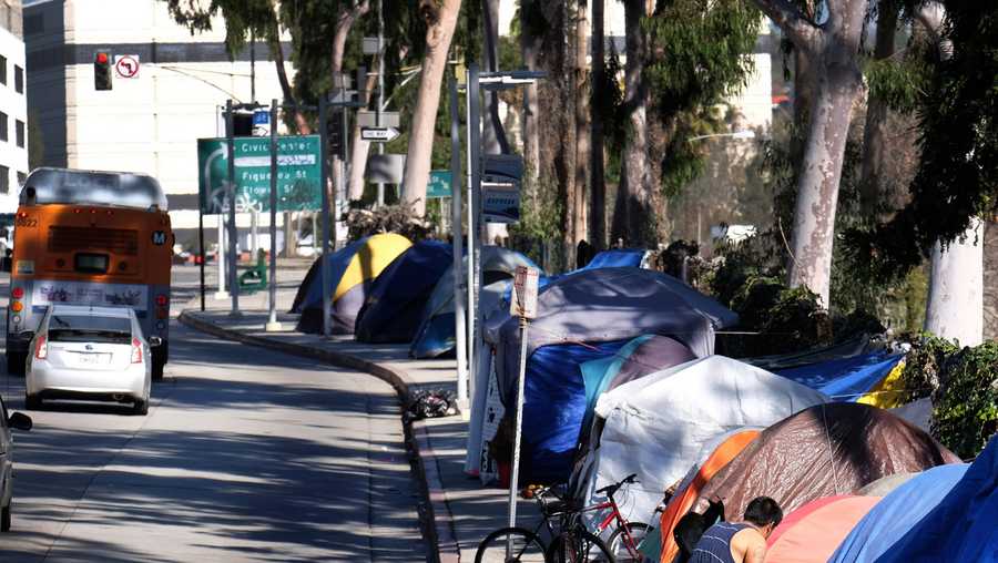 Cities passing laws making homelessness a crime