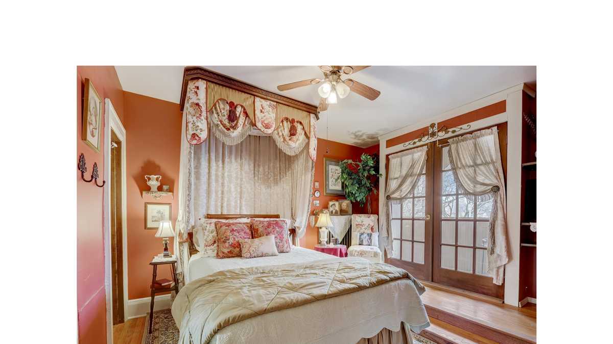 Photos: Schuster Mansion in Milwaukee