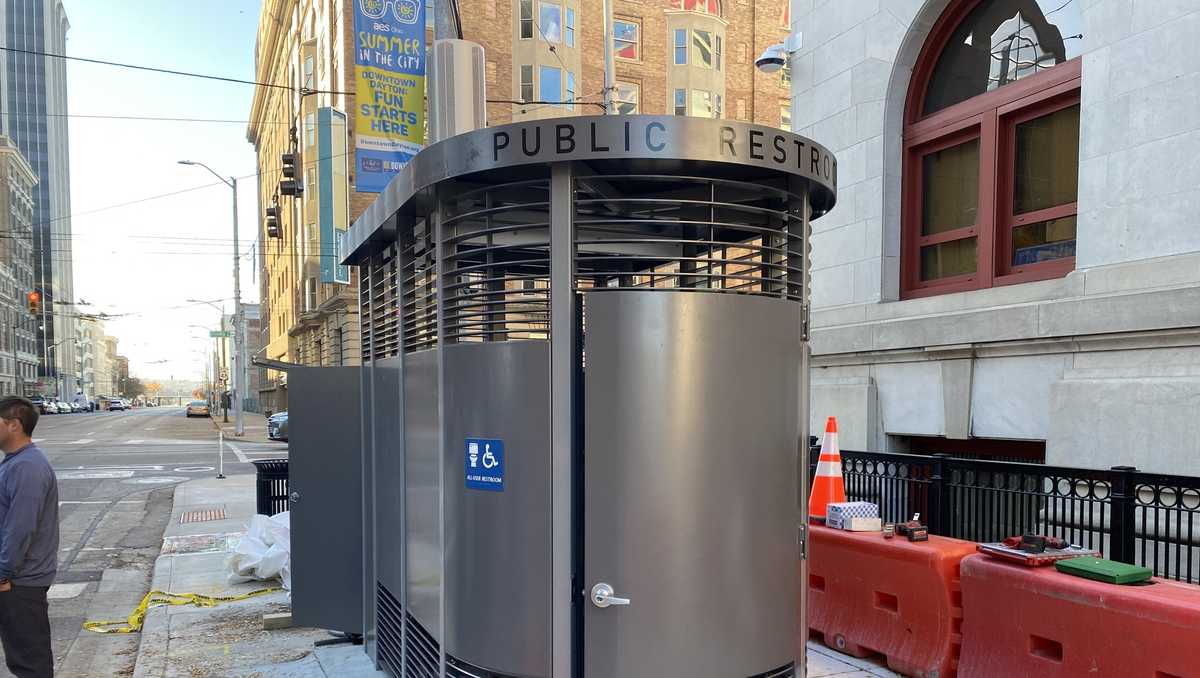 'Portland Loo' public restroom installed in downtown Dayton