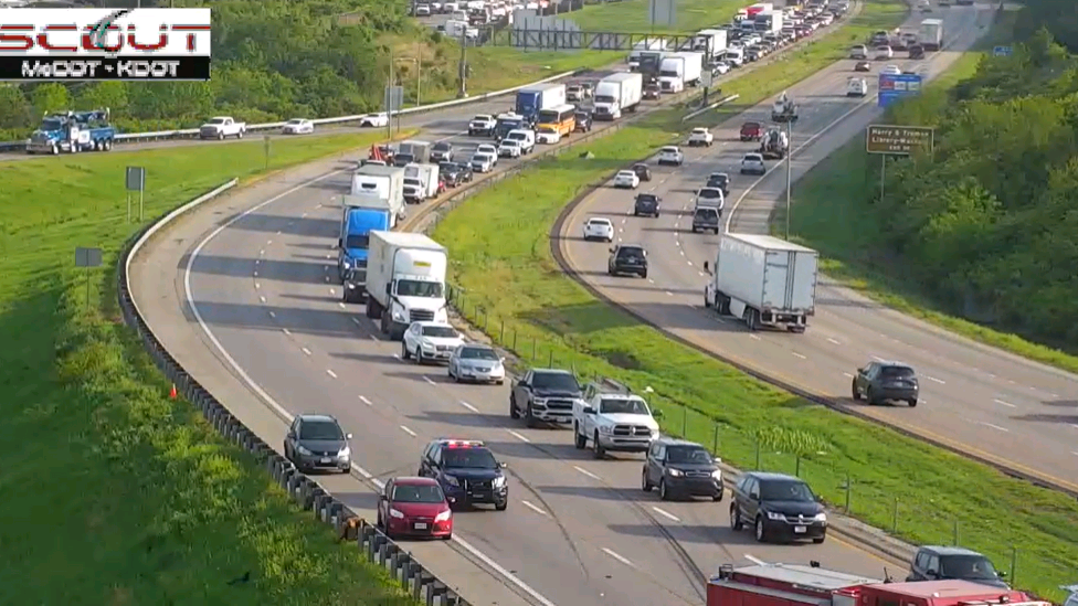 Kansas City rollover wreck reported on I-435 near Truman Road