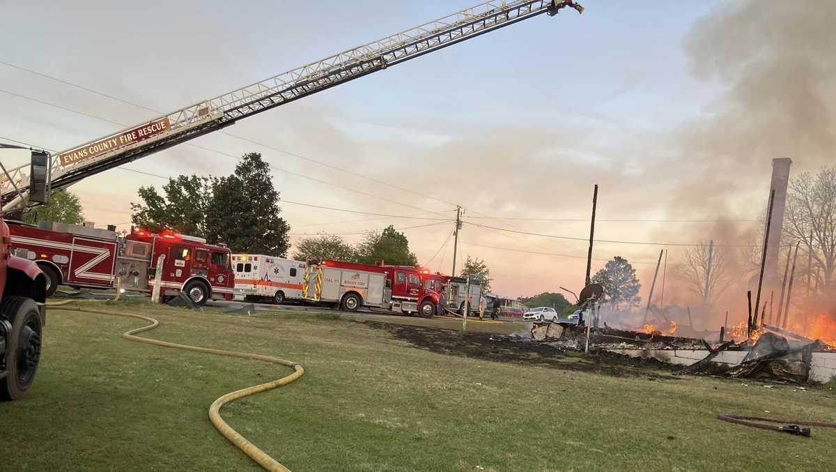 Southeast Georgia fire leaves one dead, another in the hospital
