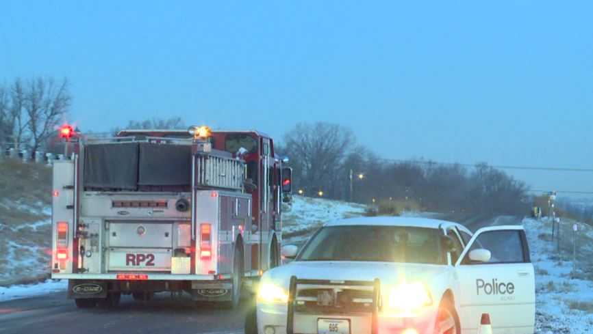 Man, 21, dies after vehicle rear-ends big rig on I-435 near US 69 exit
