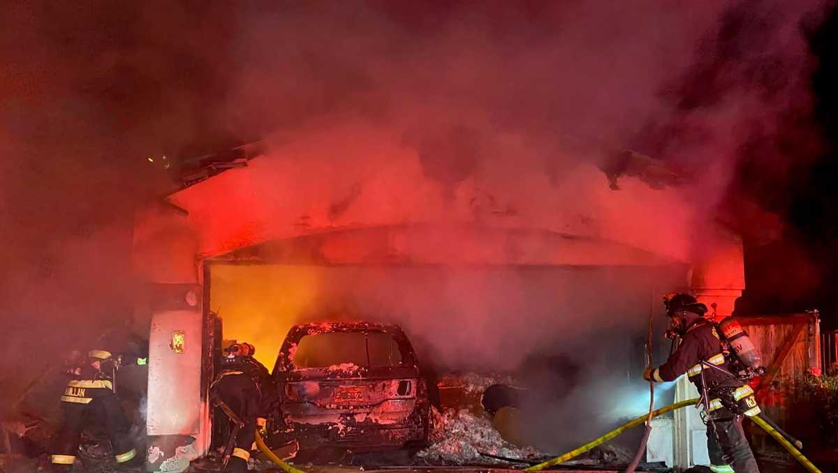 Roseville firefighters battle two-alarm house fire in Pleasant Grove