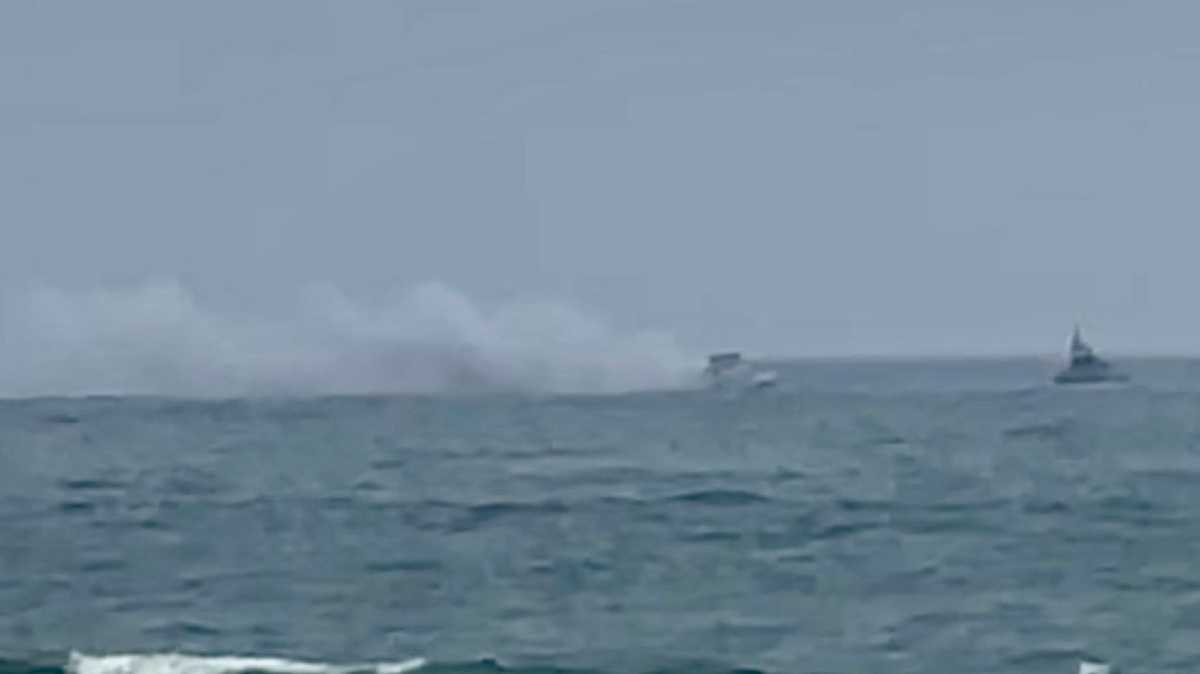 US Coast Guard rescues 5 from boat fire in California