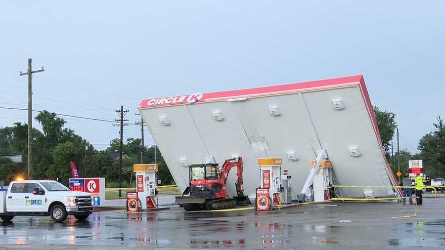 PHOTOS: Circle K gas pump roof topples over during Tuesday storms