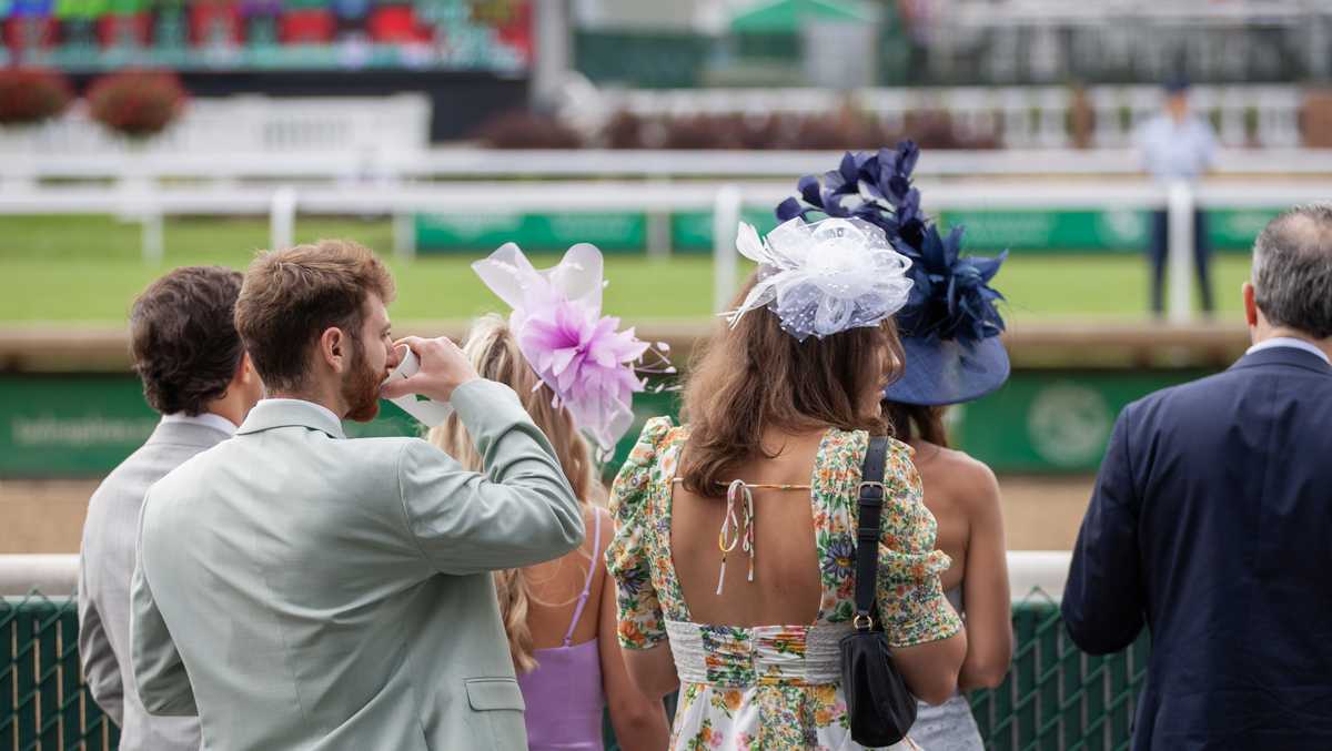Fans bring out their best outfits for Kentucky Derby 149