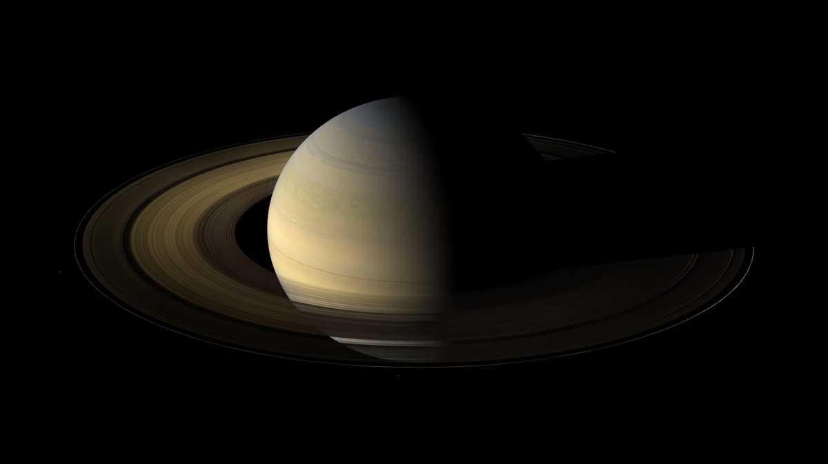 25 of the most incredible images from the Cassini Spacecraft