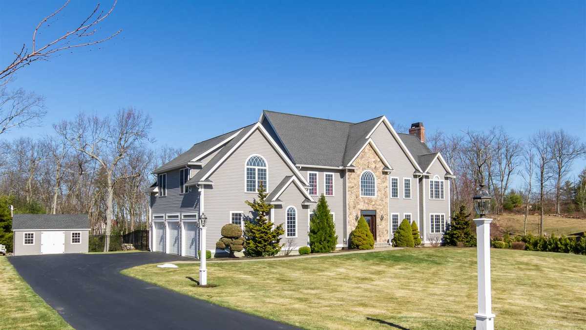 Mansion Monday: Windham home on the market for $1,030,000