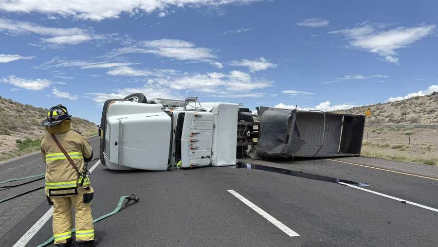 Interstate 25 reopened south of Albuquerque after crash