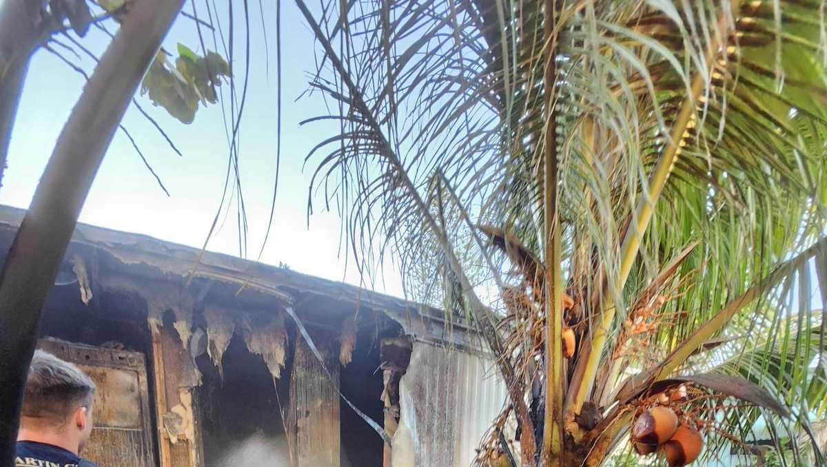 GALLERY: Hobe Sound mobile home fire