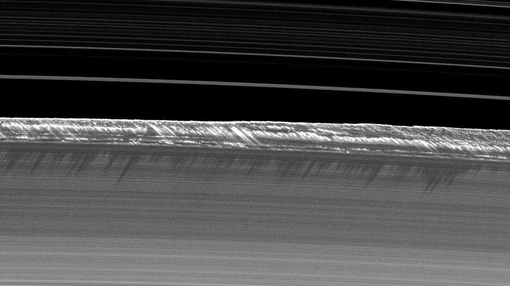 25 of the most incredible images from the Cassini Spacecraft