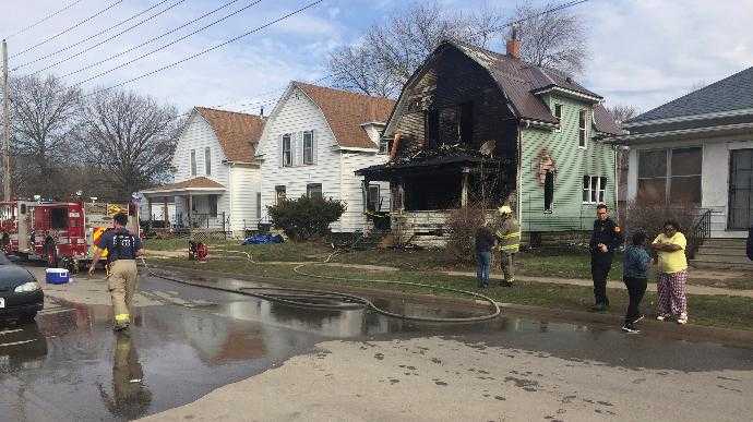 2 die when fire damages Iowa rental home