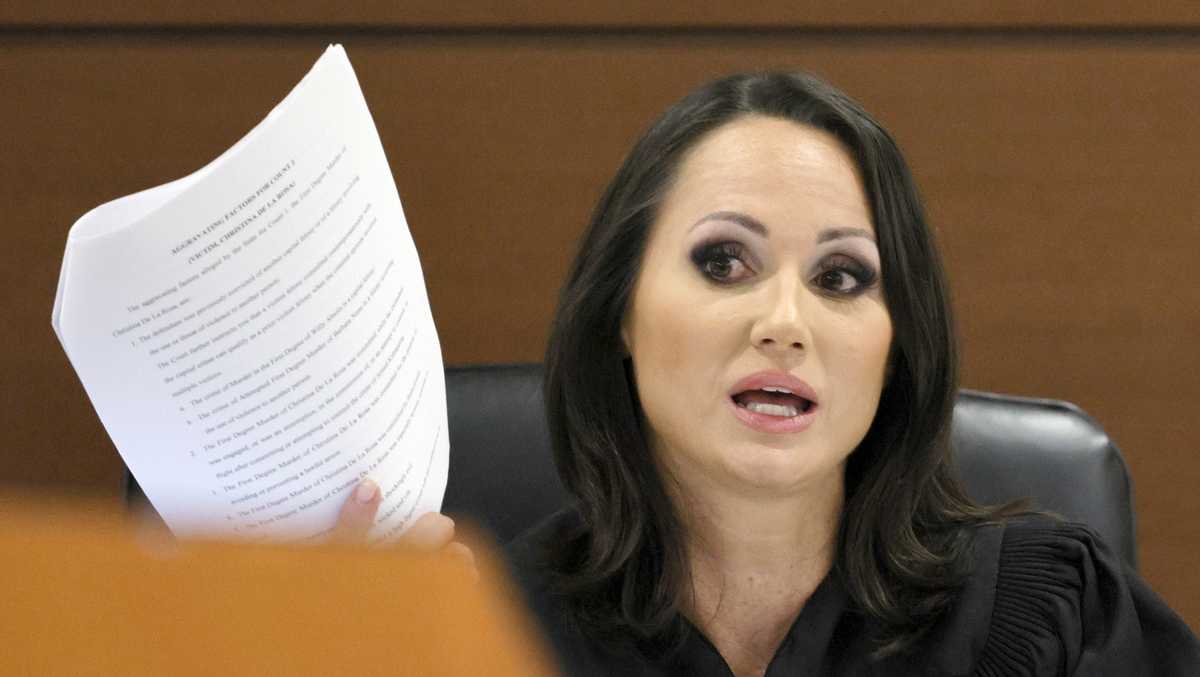 Judge reads ﻿each count for Florida school shooting victims