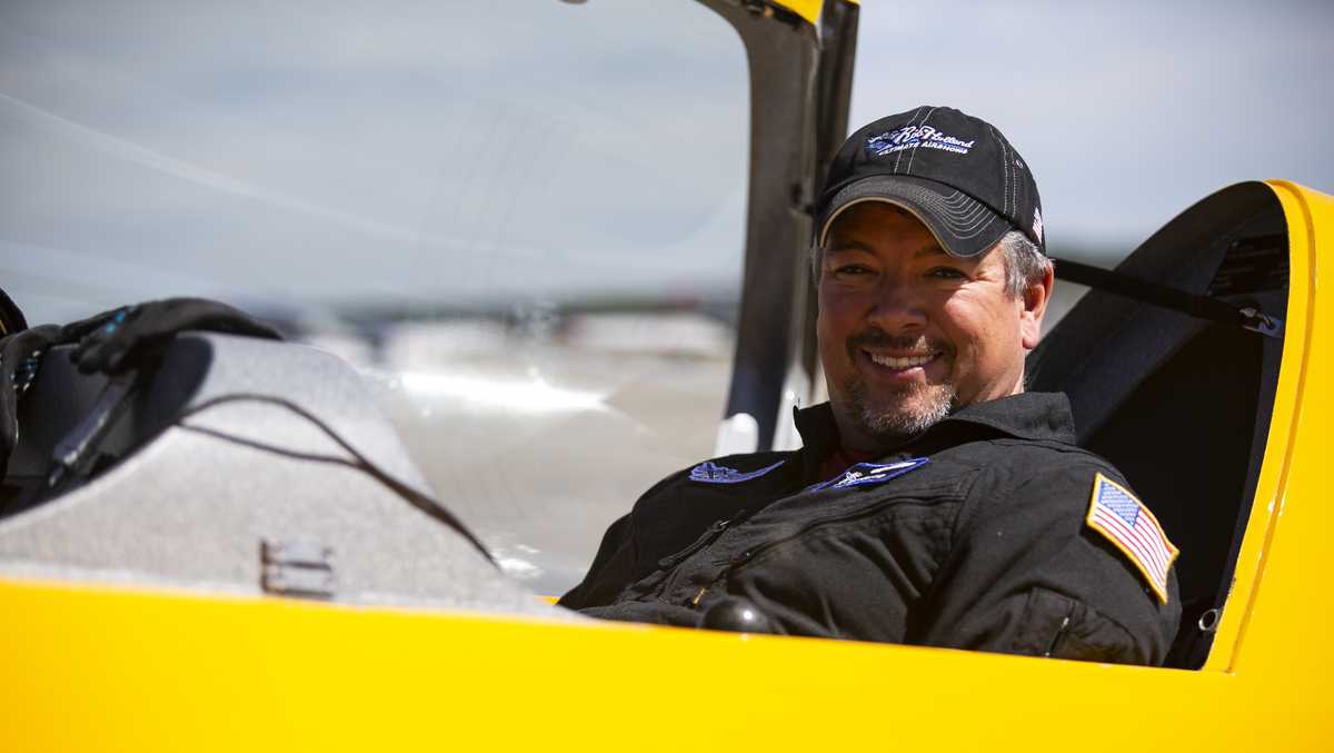 Rob Holland: Watch famed pilot's performance at Beaufort Air Show