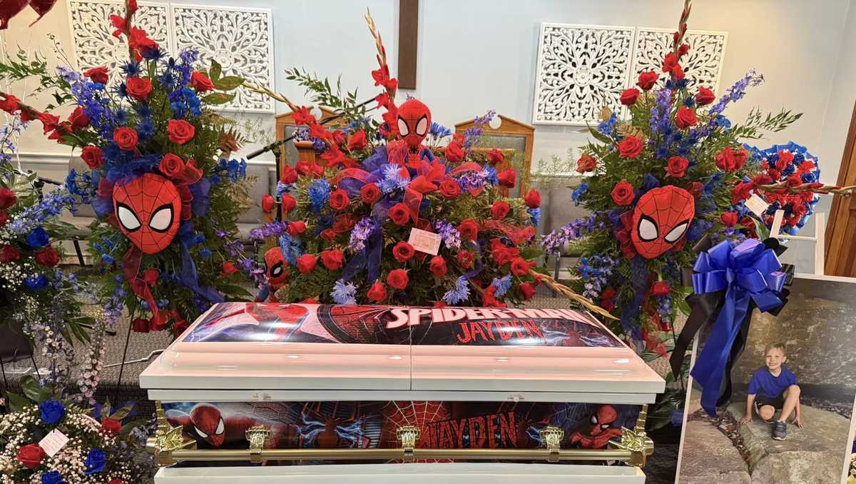 Kentucky 10-year-old found dead in woods gets a superhero's funeral