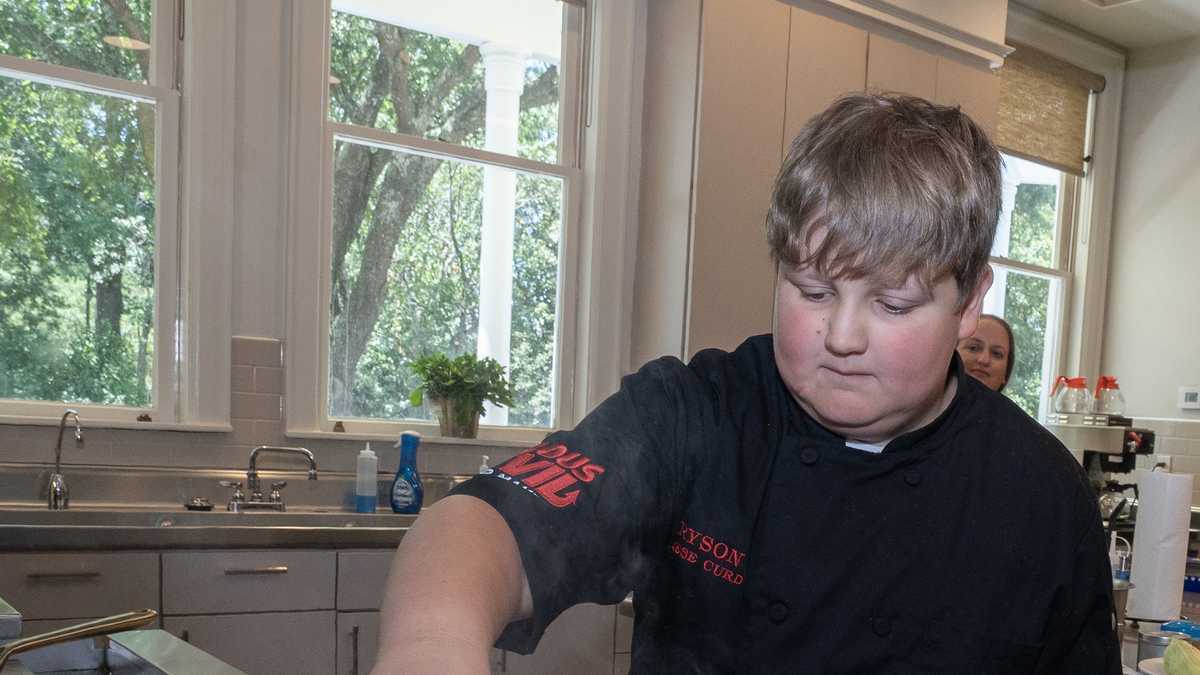Alabama12-year-old, Master Chef Jr. winner whips up three-course meal ...