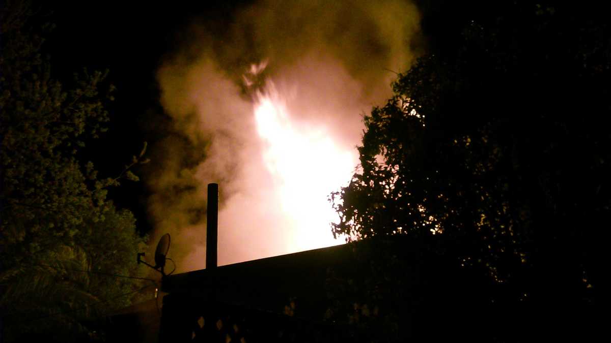 Fire damages Colonial Heights home