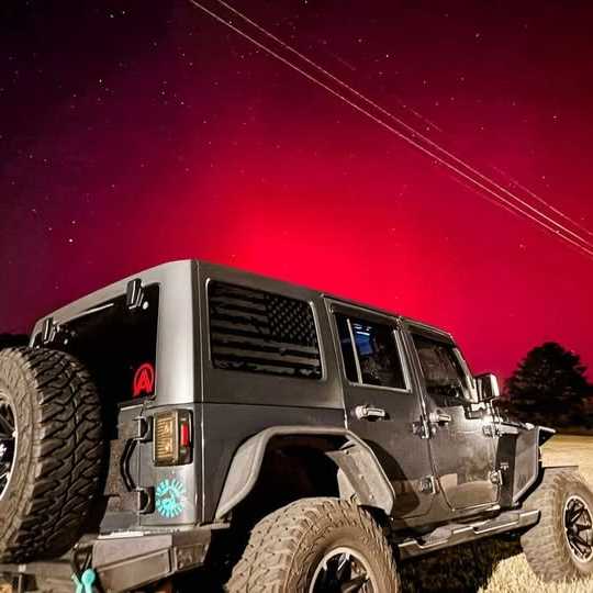 Northern lights light up the Alabama sky