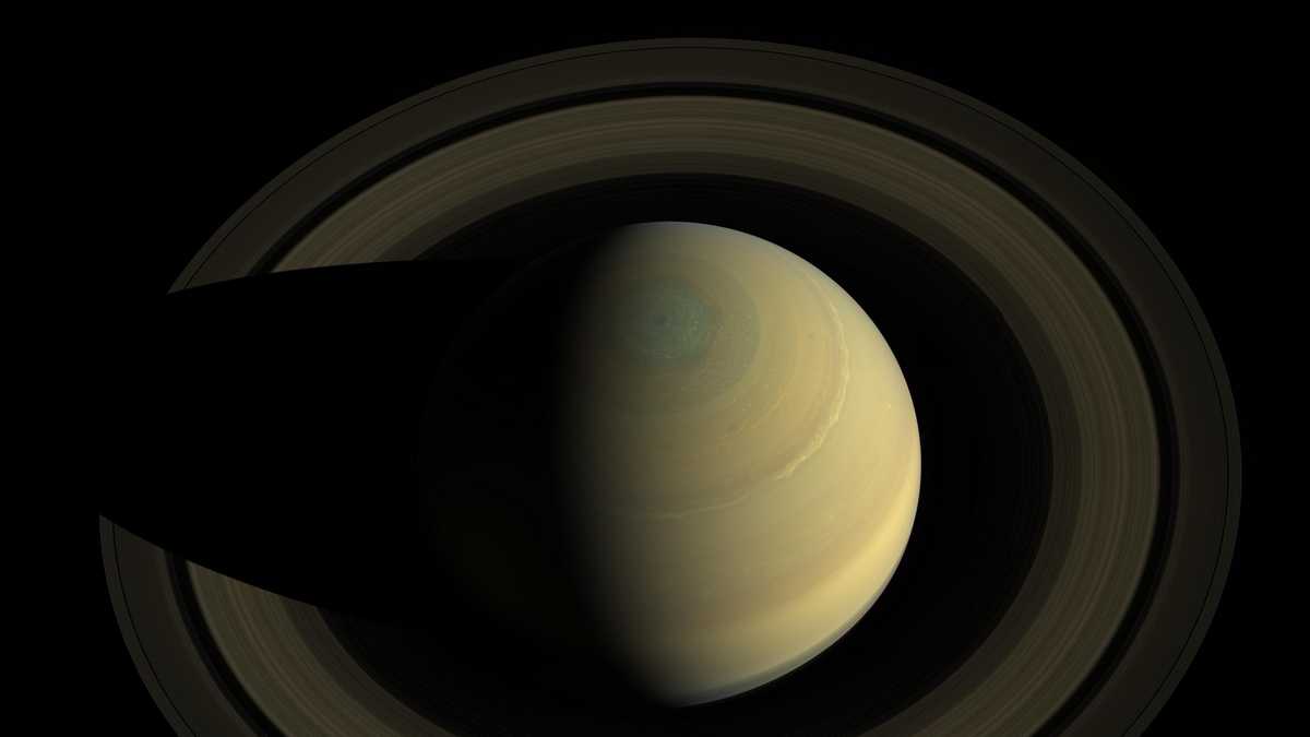 25 of the most incredible images from the Cassini Spacecraft