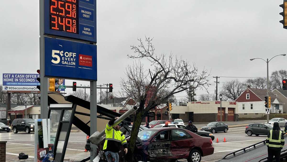 Multi-vehicle crash into Milwaukee County bus stop