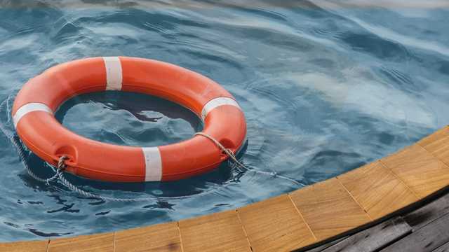 5-year-old boy drowns in pool at Tulsa apartment complex 5-year-old boy drowns in pool at Tulsa apartment complex