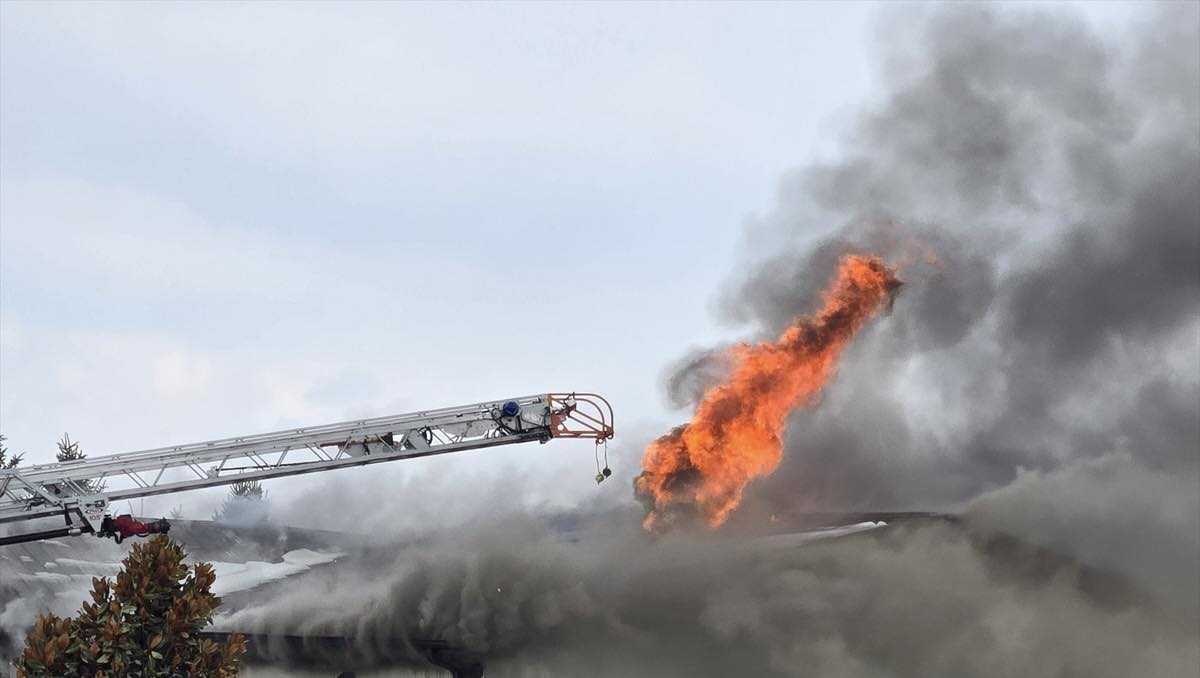 Thick smoke billows from burning garage in York County, Pa.