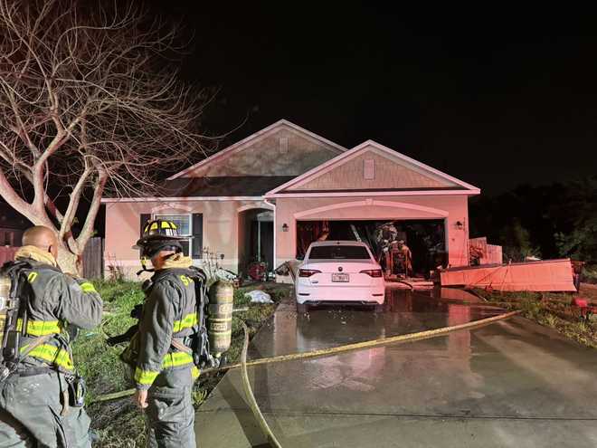 Firefighters rescue person and dogs from Florida house fire