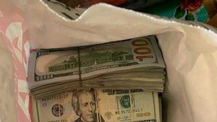 Cash 6000 pounds of marijuana confescated in Las Lomas