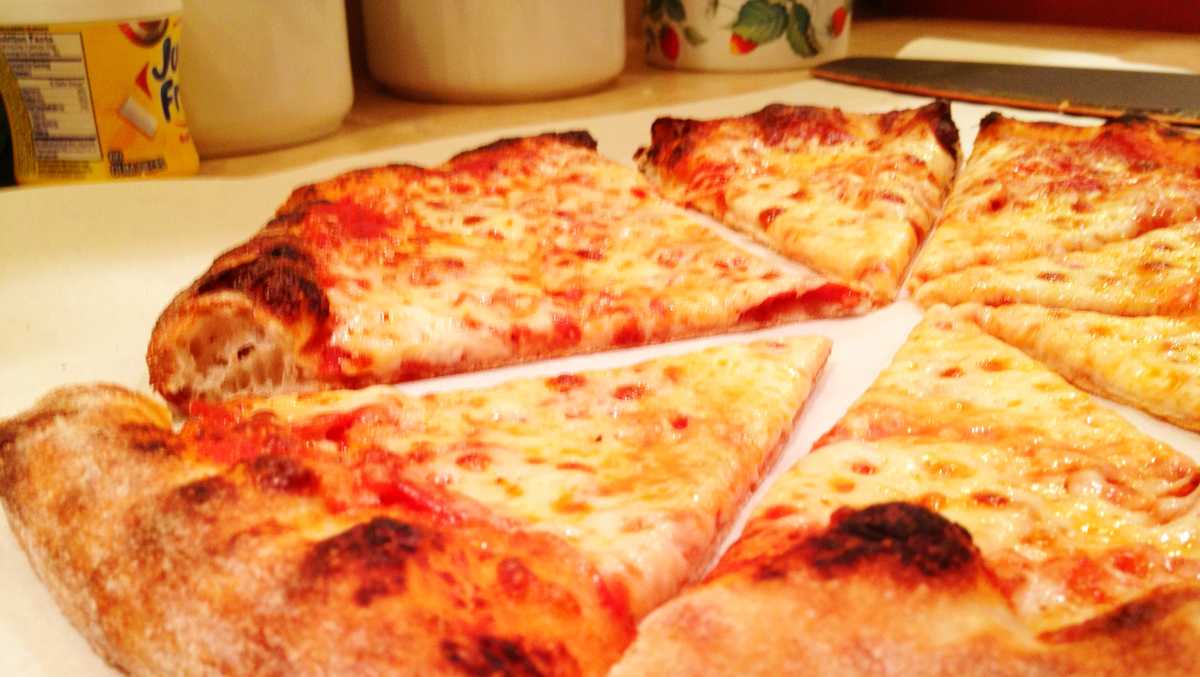 Northern Kentucky pizza company to give free dinner to anyone 'going ...