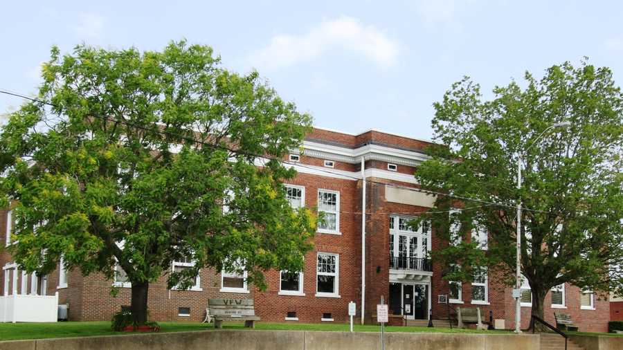 Kentucky courthouse Confederate flag removed after criticism