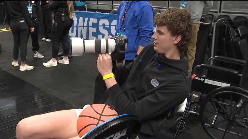 Micah Handlogten cheers on UF at NCAA Tournament after injury