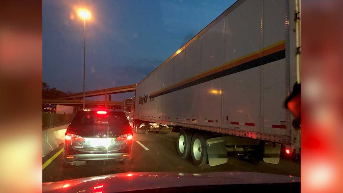 Traffic comes to a halt after crash on I-71 south at Ridge Avenue