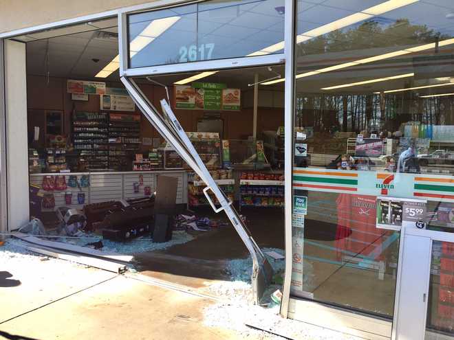 Car crashes into Upstate convenience store