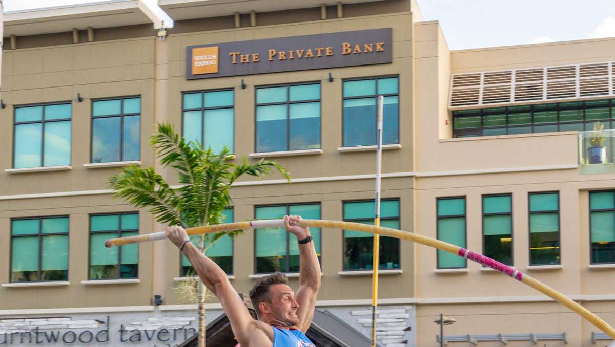 'Pole Vault in the Plaza' returns to Mercato in Naples Friday and Saturday