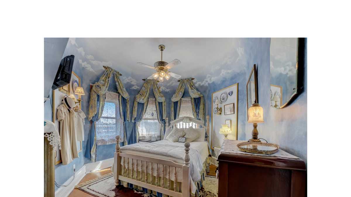 Photos: Schuster Mansion in Milwaukee