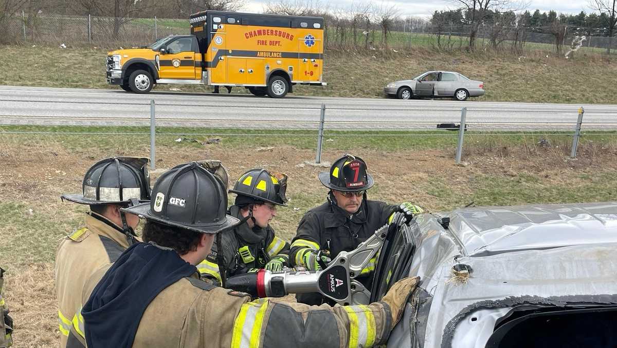 I-81 crash with entrapment in Franklin County, Pa. sends 2 people to ...
