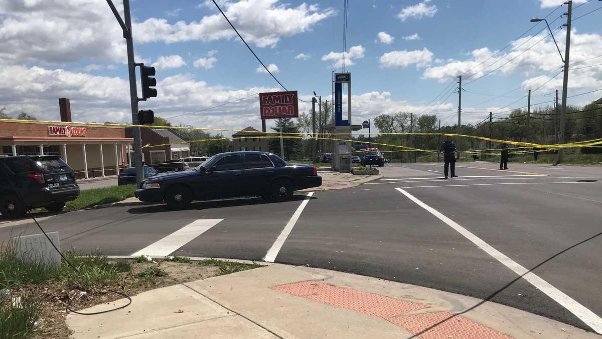 Kcpd Woman Fatally Shot In Parking Lot Near 82nd Troost