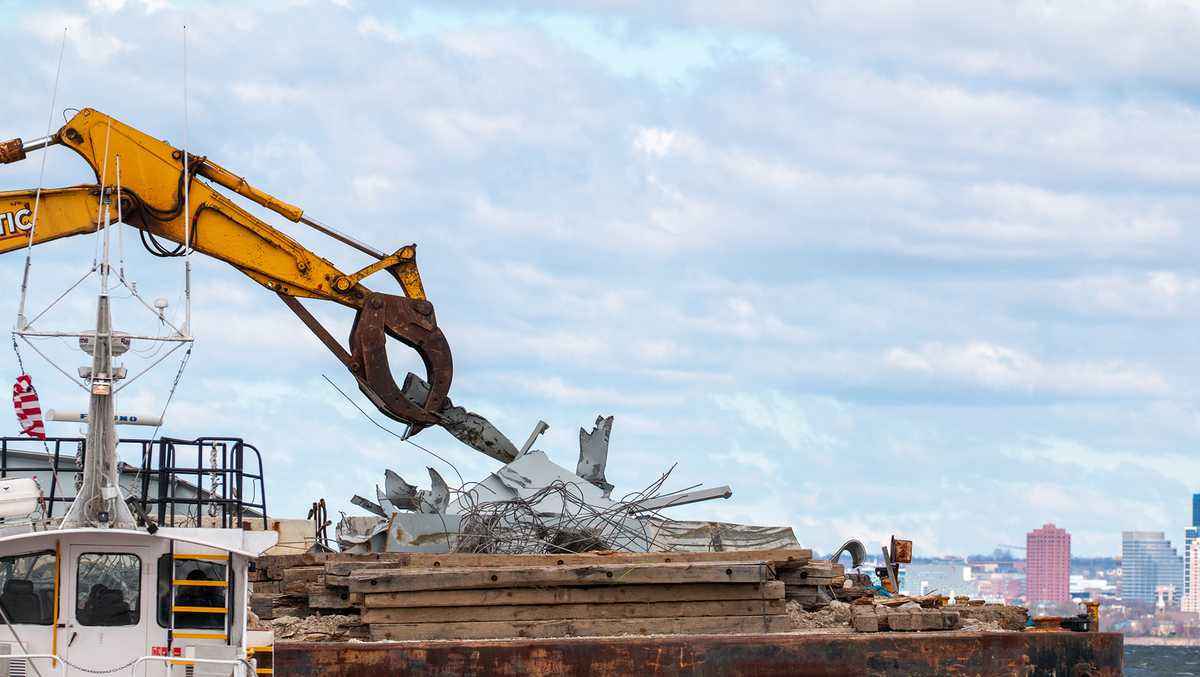 Photos: Baltimore's Francis Scott Key Bridge collapses