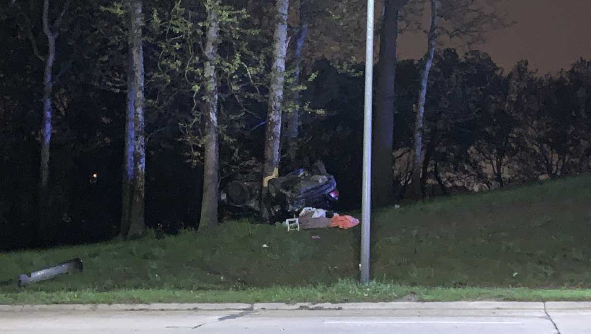 Driver Dies After Flipping Car Crashing Into Tree Near 48th And Ames