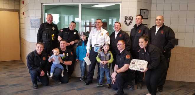 Waukee PD receives apology cake after baby accidentally called 911