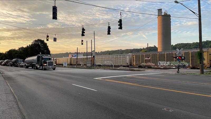 Stopped train causes traffic delays in Cincinnati's west side