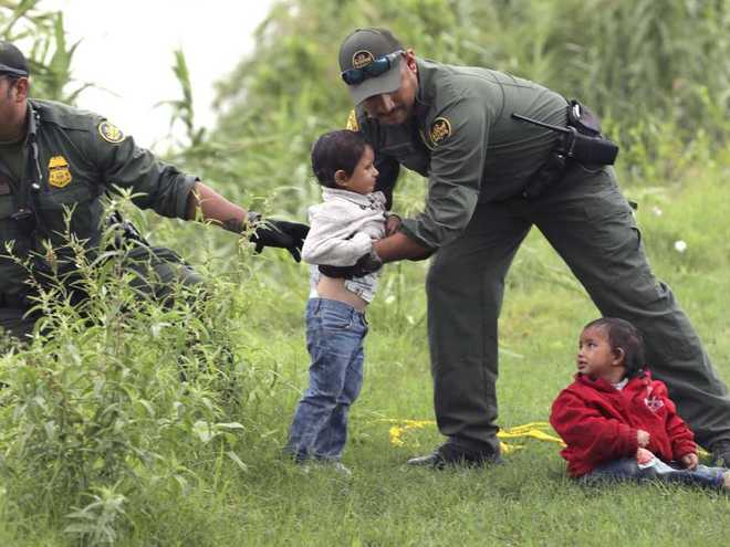 Dramatic images show near-drowning of 7-year-old migrant on US-Mexico ...