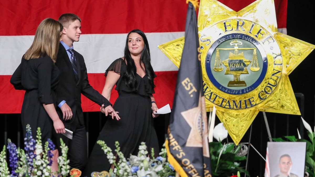 PHOTOS: Dep. Mark Burbridge laid to rest Monday