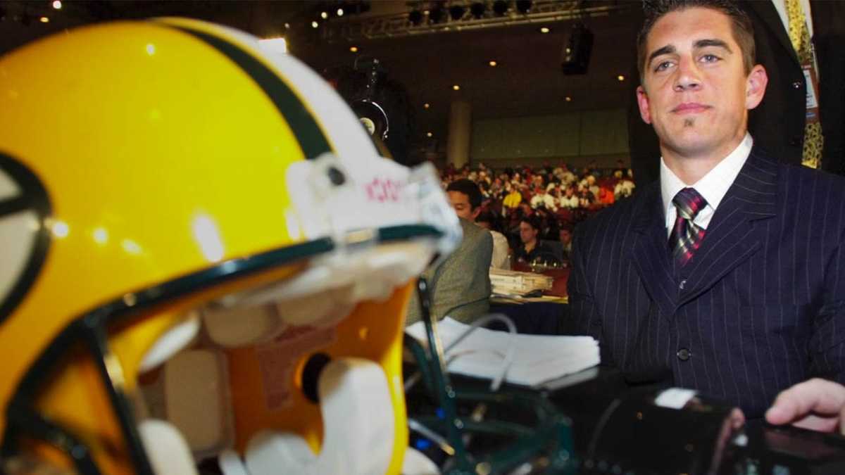ESPN details Aaron Rodgers' awkward draft day